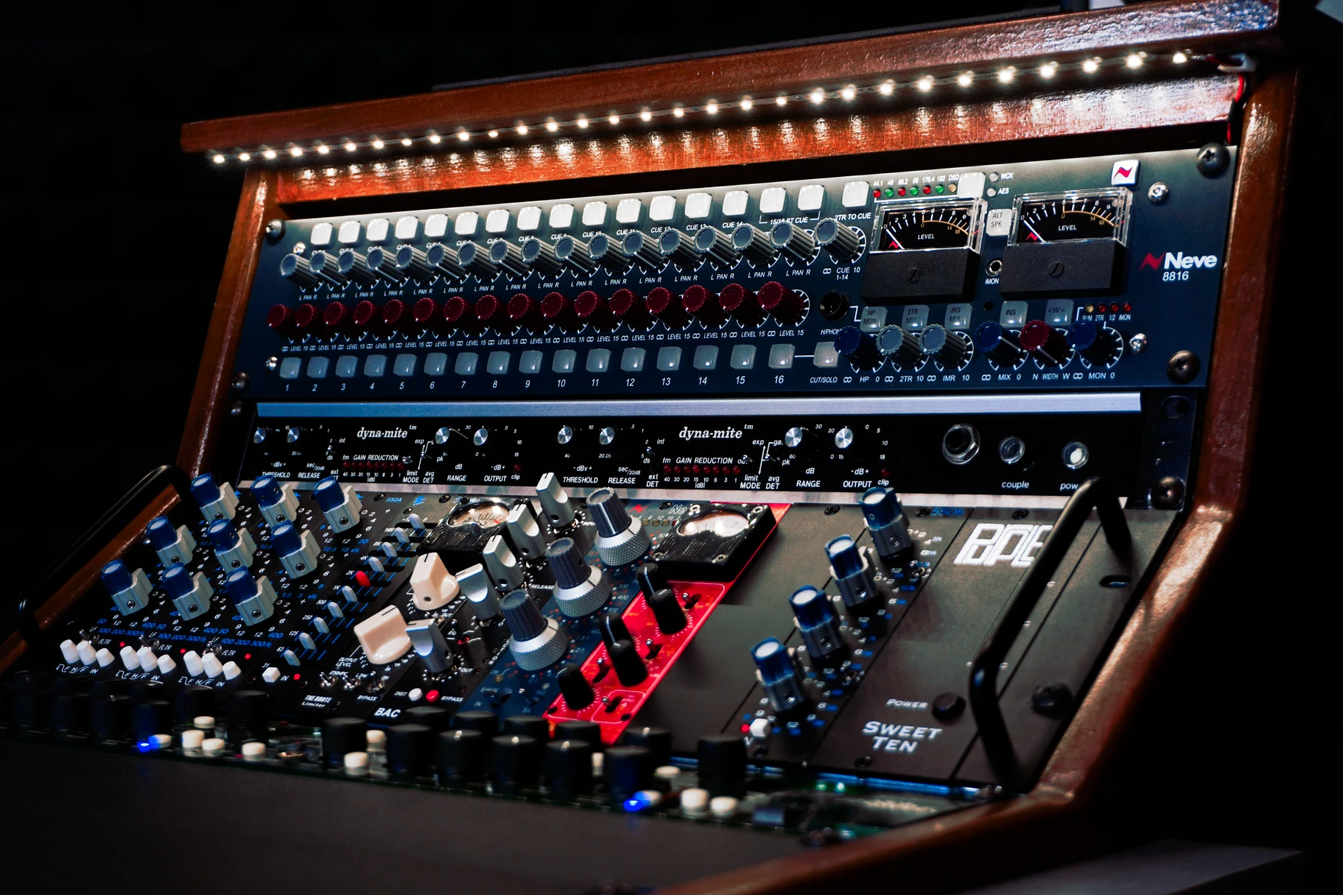 Top Music Producers & Recording Studios in Seattle - Mirror Sound Studio